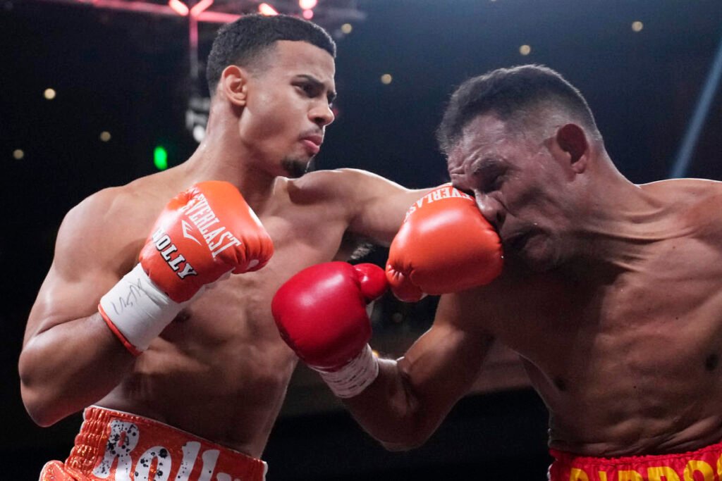 Rolando Romero controversially wins gargantuan lightweight title after ...