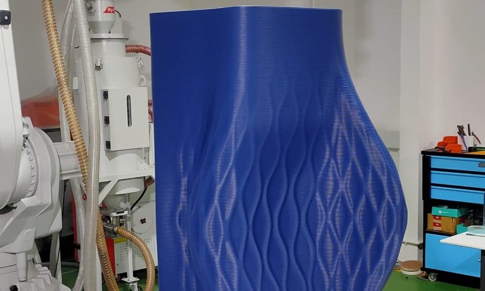 Architect Transforms Plastic Waste into Stunning Creations with Robotic ...